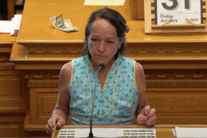 Colorado Sen. Faith Winter apologizes to Senate for past alcohol abuse ...