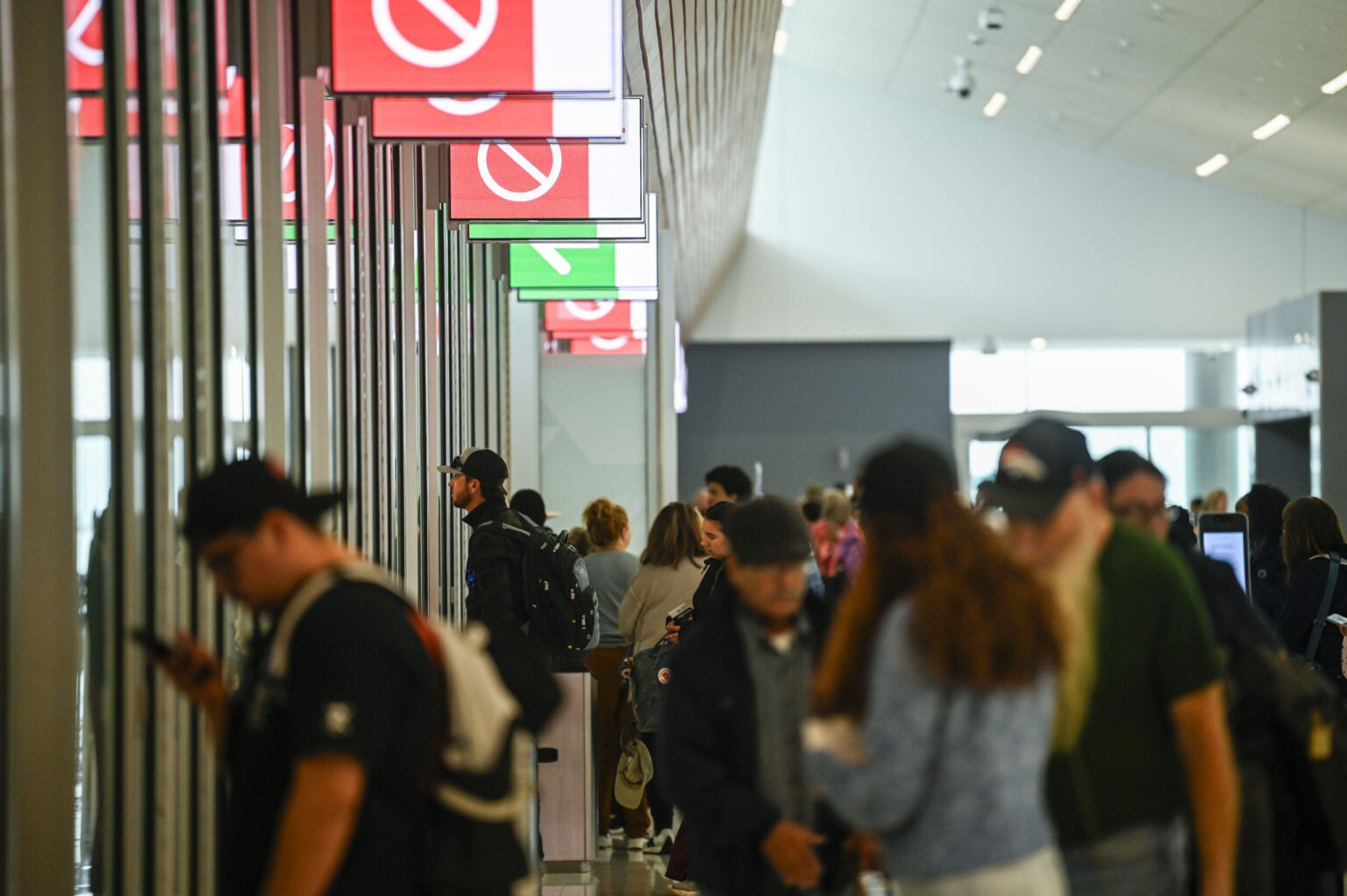 Denver airport flight delays: Hundreds of routes impacted Sunday