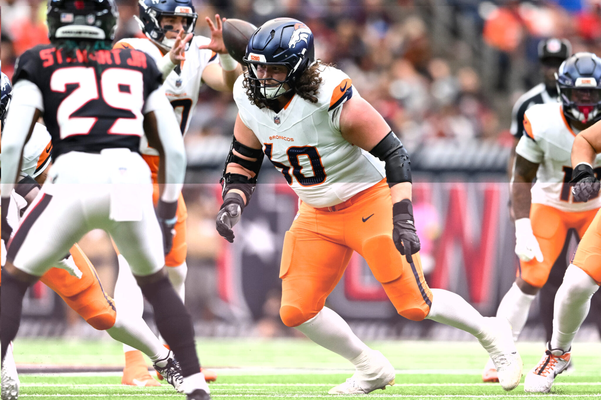 Broncos center Luke Wattenberg, O-line coach Zach Strief known for ...