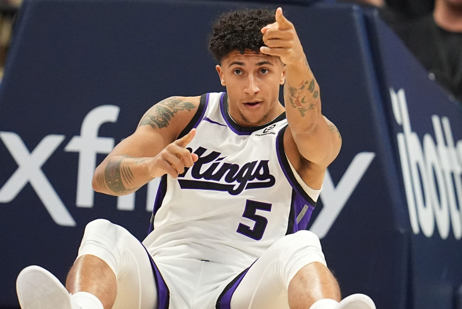 Broncos LB Alex Singleton has 'emotional' return after suffering torn ...