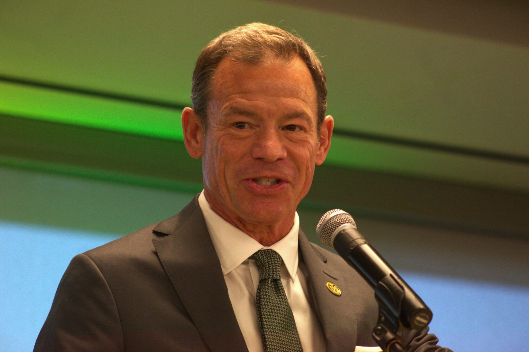 Denver men’s basketball stuns Colorado State