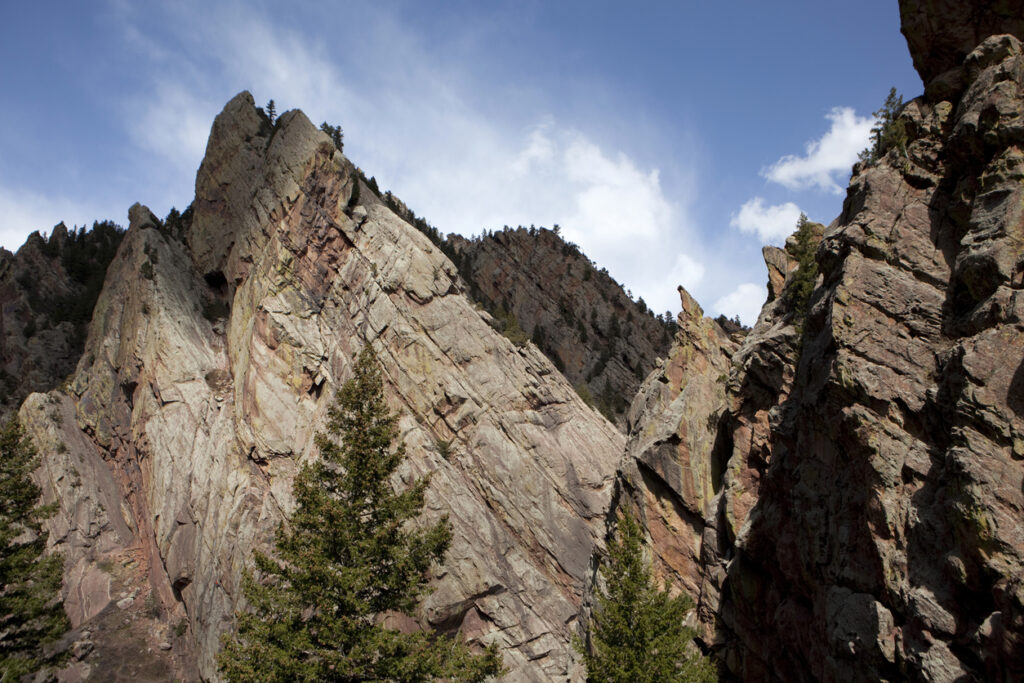 Rock climber takes big fall in Colorado after safety gear dislodges ...