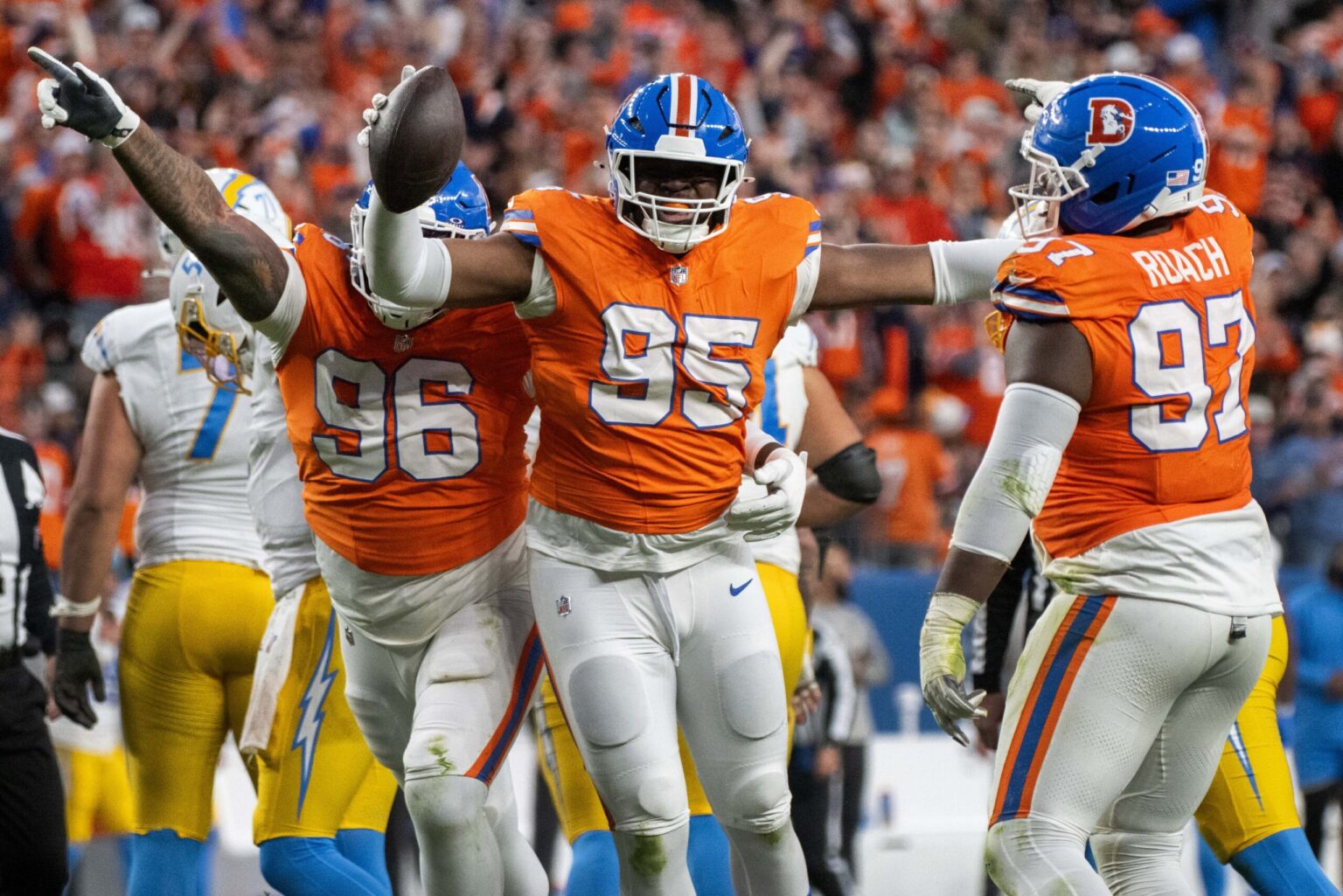 Ex-Broncos LB Brandon Marshall offers 'good hospitality' at his Hattie ...