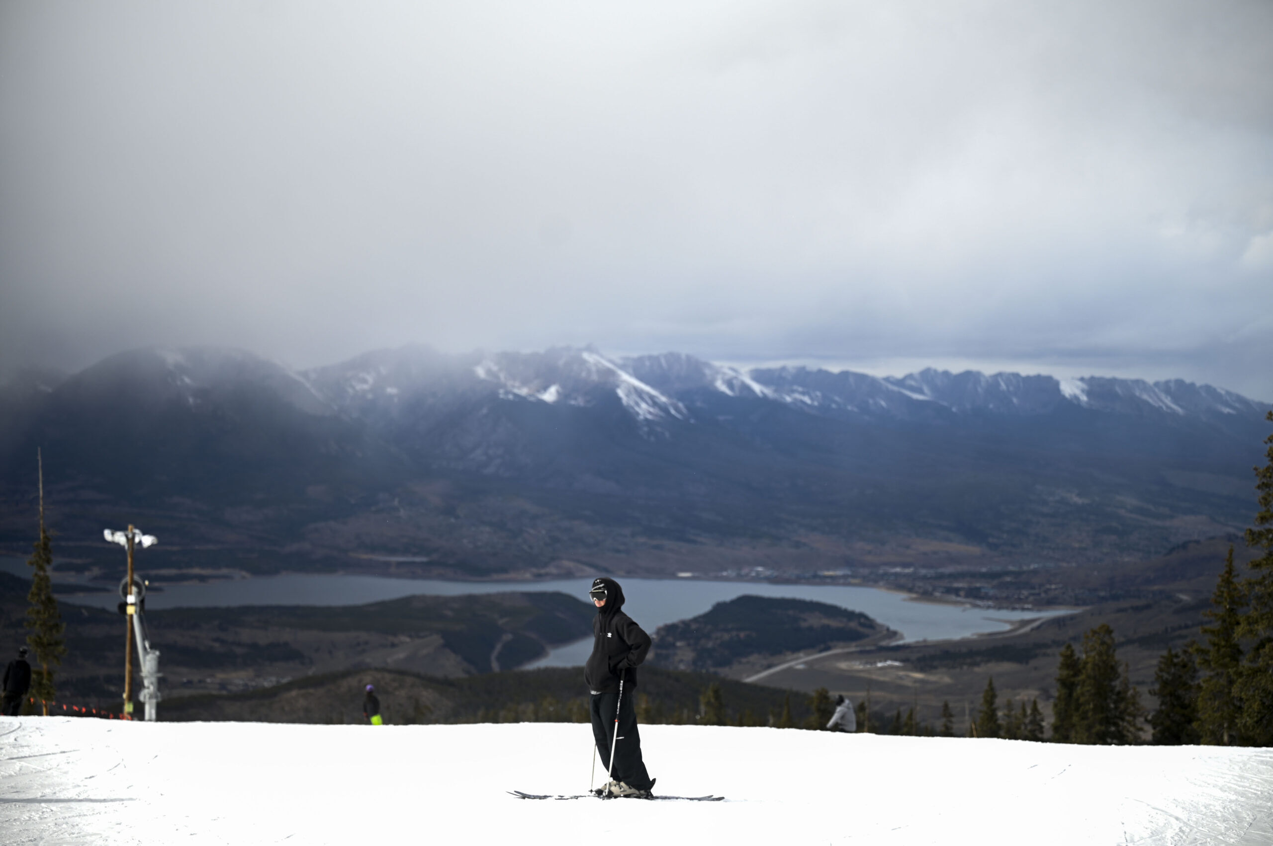 Colorado's low snow pack hurts ski industry, may mean drought