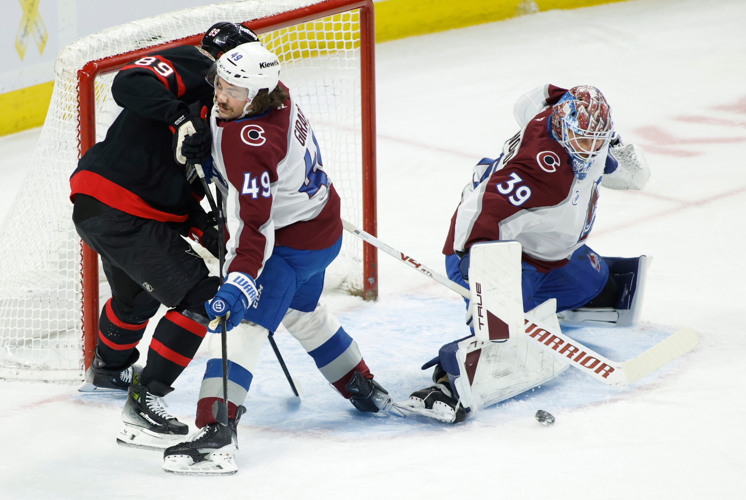 Avalanche suddenly struggling with consistency, fall 'flat' in 5-2 loss ...