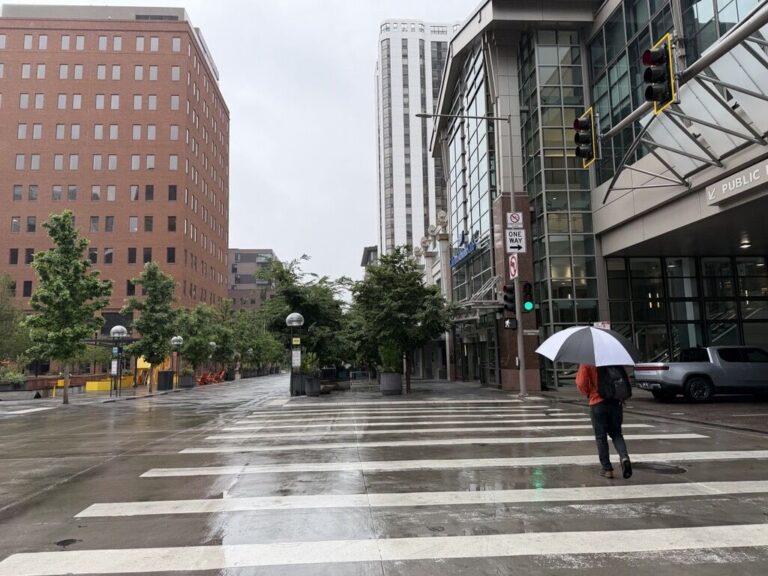 Denver weather: Clouds and rain cover a cool spring day - Denver Gazette